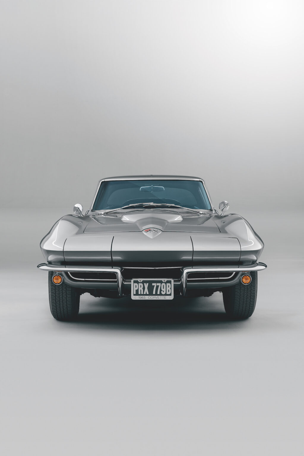 Corvette Sting Ray vs Ford Mustang – the American civil war - Octane ...