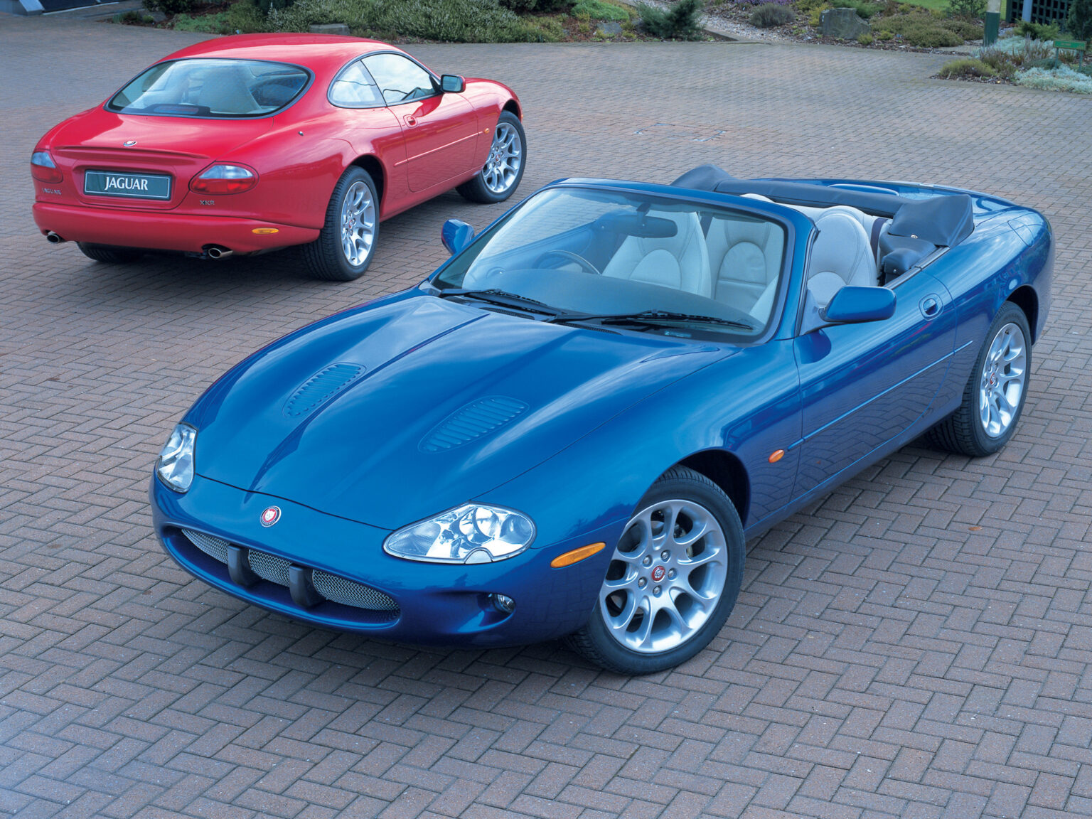 Jaguar XK8 & XKR (X100) buying guide, history and review - Octane Magazine