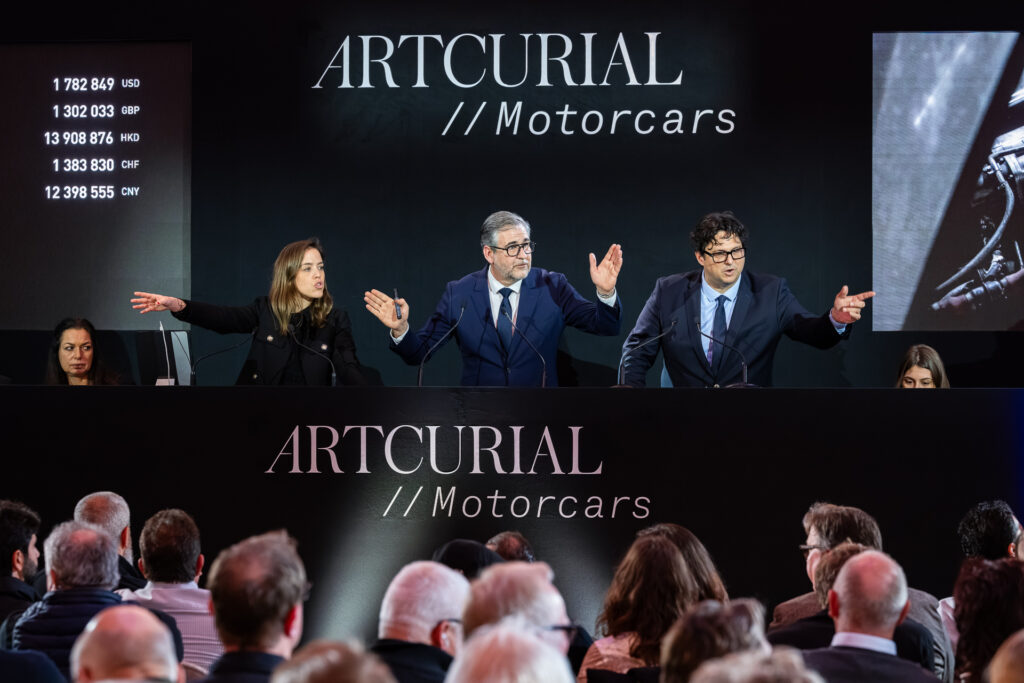 €4.4m Gullwing leads Artcurial's Paris auction - Octane Magazine