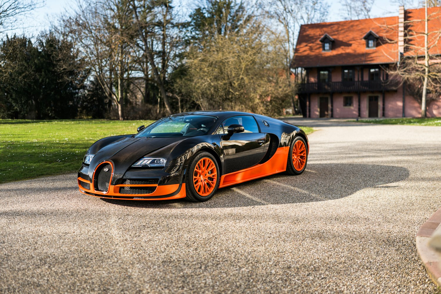 Bugatti restores Veyron Super Sport that set production car top speed ...